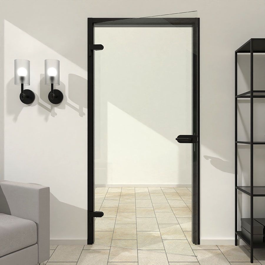 Opdek binnendeur van helder glas en zwart deurbeslag | Glashandelonline.com